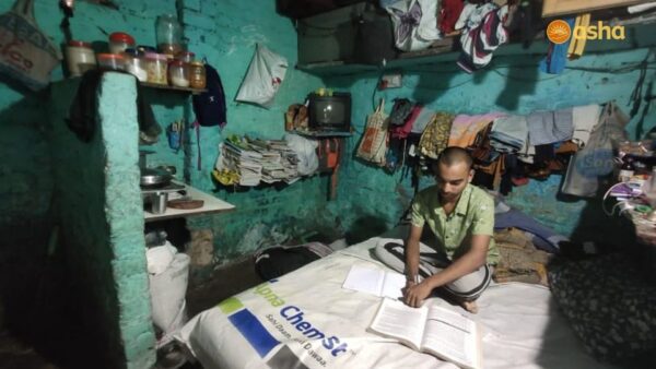 Labourer's son from the slums secures a seat in Delhi University • Asha ...